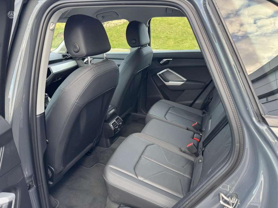 Pelēks Audi Q3 2022 Viļņa, ar dzinēja tilpumu 1.97 L un nobraukumu 168 tūkst. km par 21300 €, foto 17 vietnē AUTOMOTO.COM.LV