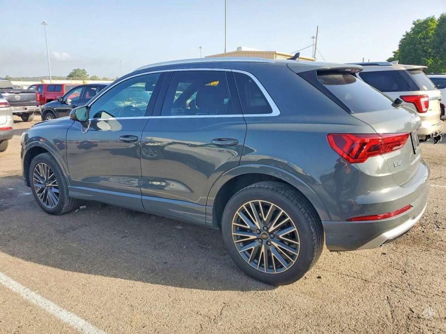 Pelēks Audi Q3 2022 Viļņa, ar dzinēja tilpumu 1.98 L un nobraukumu 58 tūkst. km par 17303 €, foto 3 vietnē AUTOMOTO.COM.LV