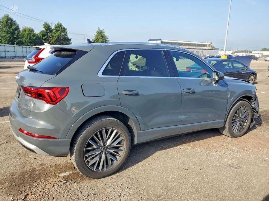 Pelēks Audi Q3 2022 Viļņa, ar dzinēja tilpumu 1.98 L un nobraukumu 58 tūkst. km par 17303 €, foto 4 vietnē AUTOMOTO.COM.LV