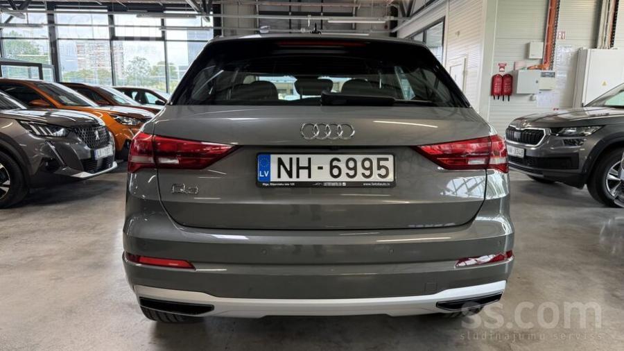 Pelēks Audi Q3 2022 Rīga, ar dzinēja tilpumu 2.00 L un nobraukumu 19 tūkst. km par 26900 €, foto 5 vietnē AUTOMOTO.COM.LV