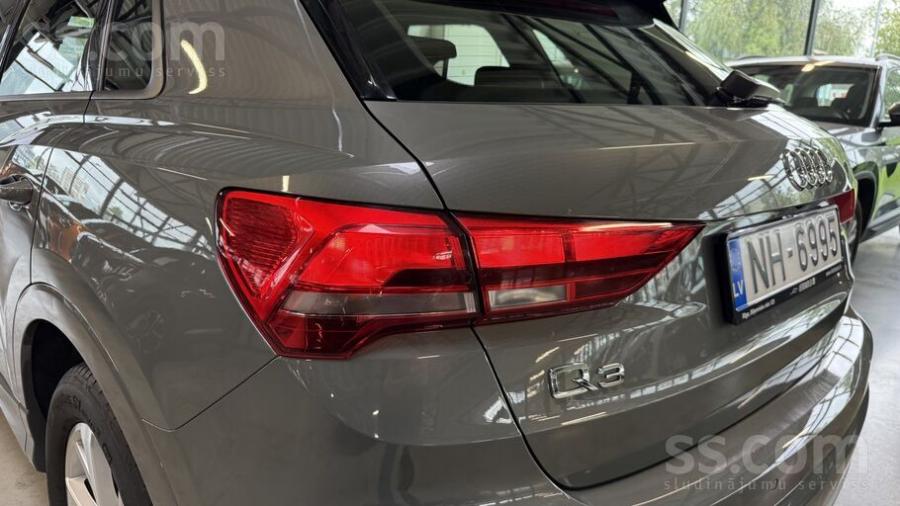 Pelēks Audi Q3 2022 Rīga, ar dzinēja tilpumu 2.00 L un nobraukumu 19 tūkst. km par 26900 €, foto 12 vietnē AUTOMOTO.COM.LV