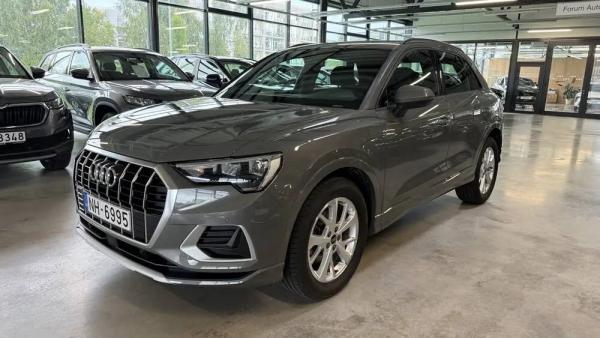 Pelēks Audi Q3 2022 Rīga, ar dzinēja tilpumu 2.00 L un nobraukumu 19 tūkst. km par 26900 €, foto 1 vietnē AUTOMOTO.COM.LV