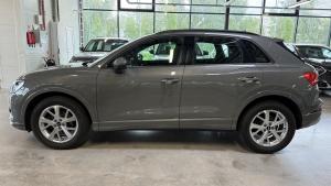 Pelēks Audi Q3 2022 Rīga, ar dzinēja tilpumu 2.00 L un nobraukumu 19 tūkst. km par 26900 €, foto 3 vietnē AUTOMOTO.COM.LV