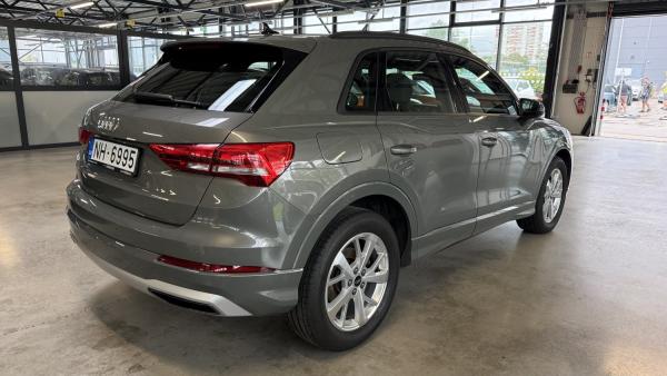 Pelēks Audi Q3 2022 Rīga, ar dzinēja tilpumu 2.00 L un nobraukumu 19 tūkst. km par 26900 €, foto 6 vietnē AUTOMOTO.COM.LV