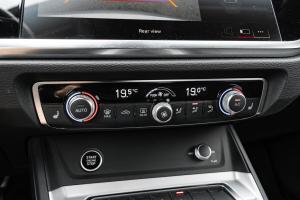 Серый Ауди Ку3 2023 в Рига, объемом двигателя 1.00 л и пробегом 19 тыс. км за 23900 €, фото 18 на AUTOMOTO.COM.LV