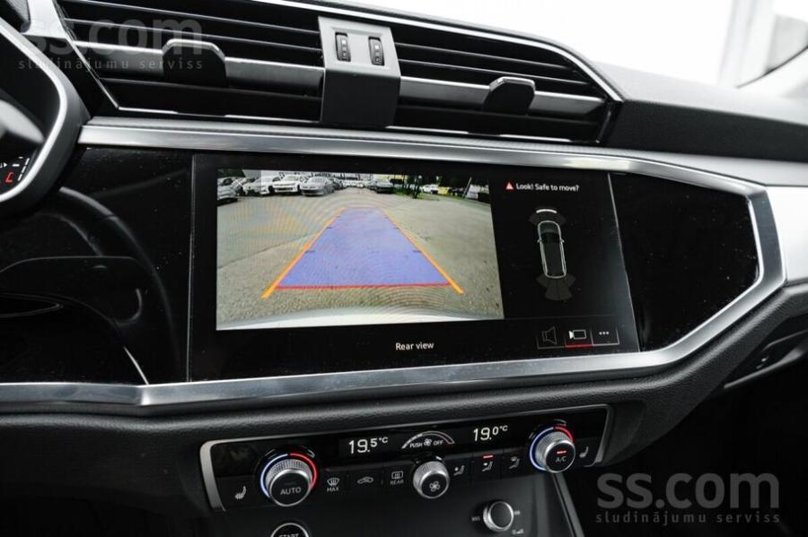 Grey Audi Q3 2023 in Riga, with an engine capacity of 1.00 L and mileage of 19 thousand km for 23900 €, photo 19 on AUTOMOTO.COM.LV
