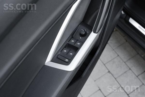 Pelēks Audi Q3 2023 Rīga, ar dzinēja tilpumu 2.00 L un nobraukumu 57 tūkst. km par 27950 €, foto 8 vietnē AUTOMOTO.COM.LV