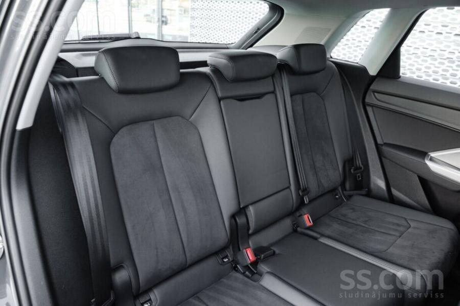 Grey Audi Q3 2023 in Riga, with an engine capacity of 2.00 L and mileage of 57 thousand km for 27950 €, photo 24 on AUTOMOTO.COM.LV
