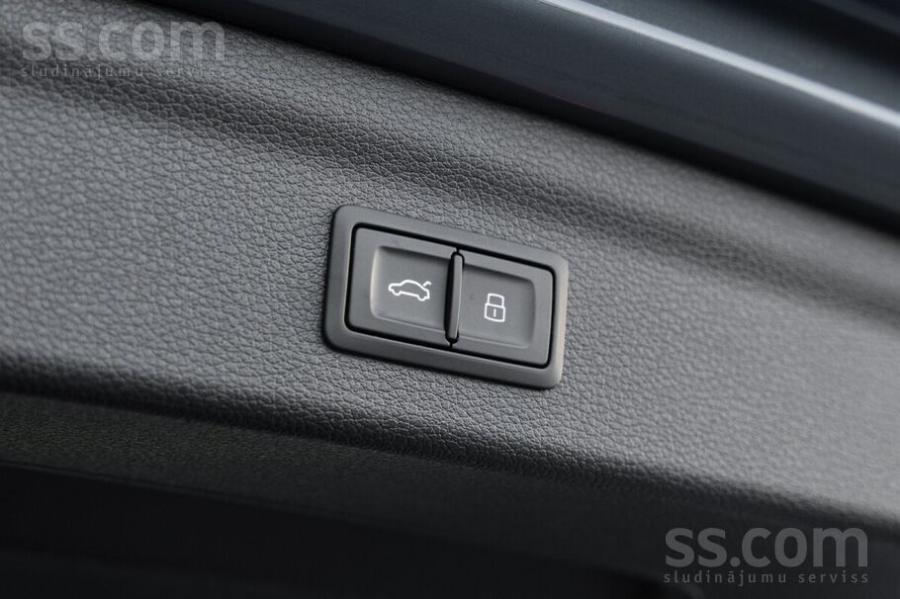 Grey Audi Q3 2023 in Riga, with an engine capacity of 2.00 L and mileage of 57 thousand km for 27950 €, photo 26 on AUTOMOTO.COM.LV