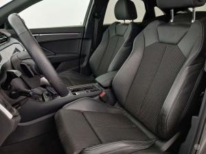 Pelēks Audi Q3 2023 Viļņa, ar dzinēja tilpumu 1.50 L un nobraukumu 154 tūkst. km par 25035 €, foto 10 vietnē AUTOMOTO.COM.LV