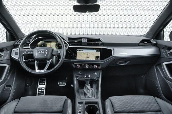 Pelēks Audi Q3 2023 Mārupe, ar dzinēja tilpumu 1.40 L un nobraukumu 124 tūkst. km par 31250 €, foto 7 vietnē AUTOMOTO.COM.LV