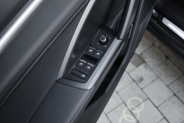 Pelēks Audi Q3 2023 Mārupe, ar dzinēja tilpumu 1.40 L un nobraukumu 124 tūkst. km par 31250 €, foto 9 vietnē AUTOMOTO.COM.LV
