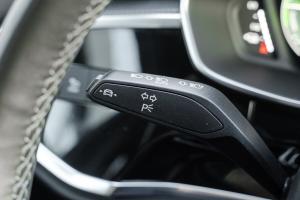Pelēks Audi Q3 2023 Mārupe, ar dzinēja tilpumu 1.40 L un nobraukumu 124 tūkst. km par 31250 €, foto 16 vietnē AUTOMOTO.COM.LV