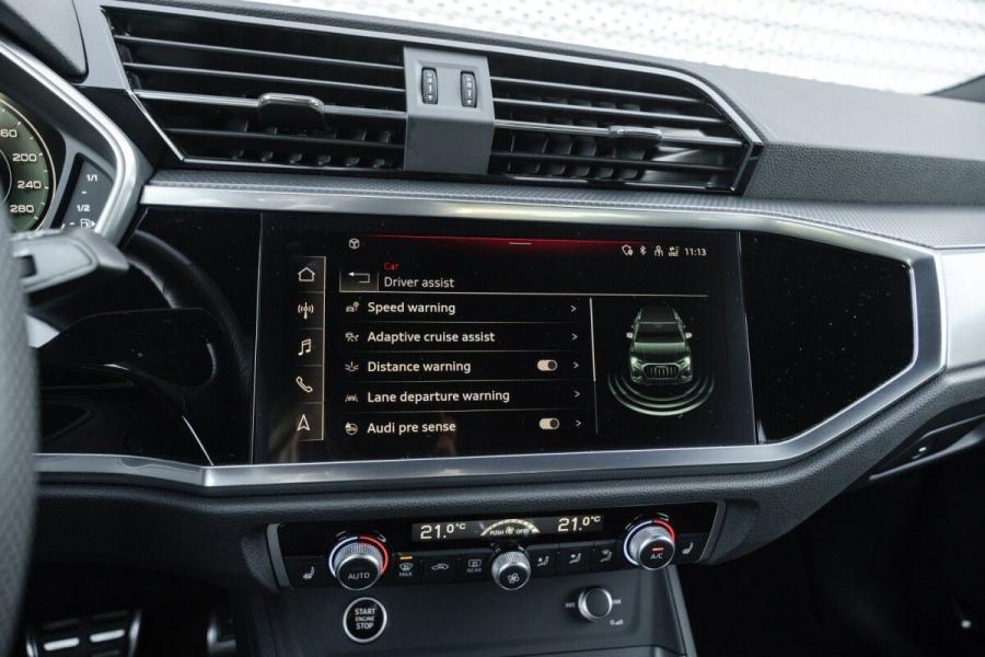 Pelēks Audi Q3 2023 Mārupe, ar dzinēja tilpumu 1.40 L un nobraukumu 124 tūkst. km par 31250 €, foto 24 vietnē AUTOMOTO.COM.LV