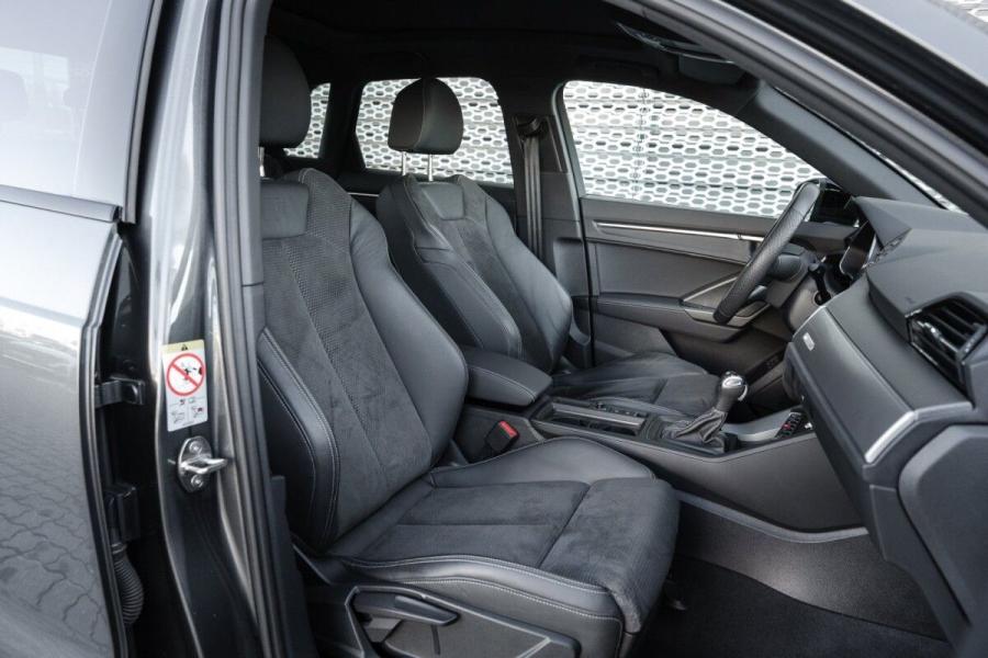 Pelēks Audi Q3 2023 Mārupe, ar dzinēja tilpumu 1.40 L un nobraukumu 124 tūkst. km par 31250 €, foto 32 vietnē AUTOMOTO.COM.LV