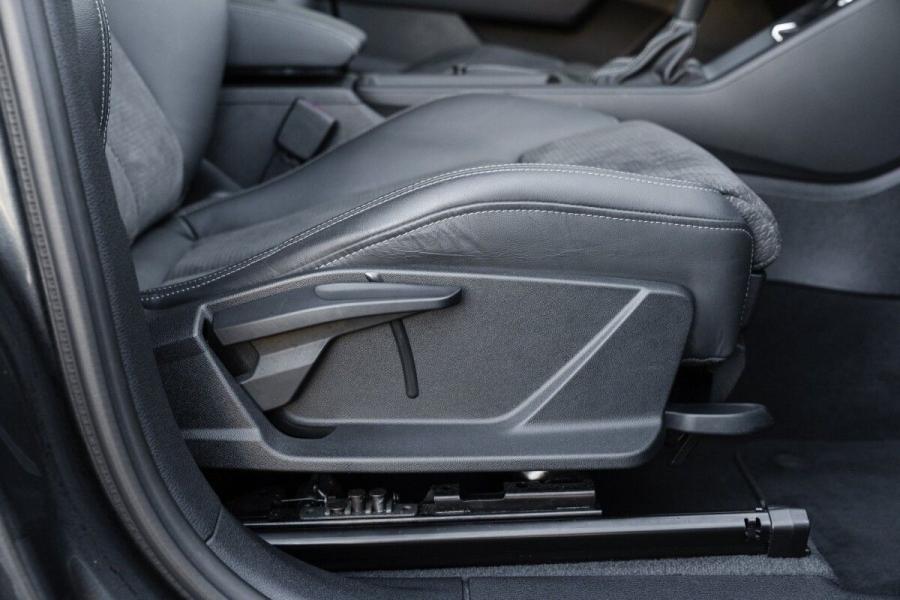 Pelēks Audi Q3 2023 Mārupe, ar dzinēja tilpumu 1.40 L un nobraukumu 124 tūkst. km par 31250 €, foto 33 vietnē AUTOMOTO.COM.LV