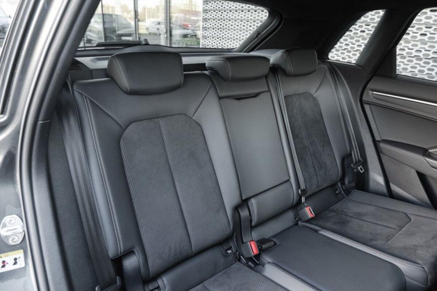 Pelēks Audi Q3 2023 Mārupe, ar dzinēja tilpumu 1.40 L un nobraukumu 124 tūkst. km par 31250 €, foto 34 vietnē AUTOMOTO.COM.LV
