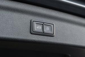Pelēks Audi Q3 2023 Mārupe, ar dzinēja tilpumu 1.40 L un nobraukumu 124 tūkst. km par 31250 €, foto 36 vietnē AUTOMOTO.COM.LV