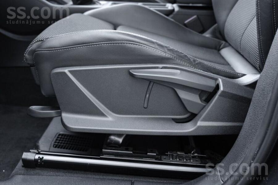 Pelēks Audi Q3 2024 Rīga, ar dzinēja tilpumu 2.00 L un nobraukumu 24 tūkst. km par 39900 €, foto 8 vietnē AUTOMOTO.COM.LV