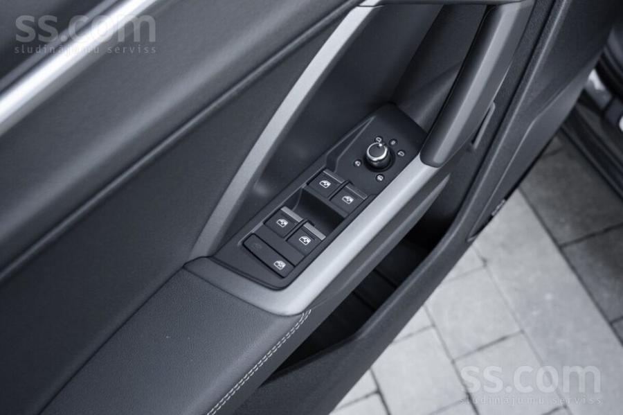 Pelēks Audi Q3 2024 Rīga, ar dzinēja tilpumu 2.00 L un nobraukumu 24 tūkst. km par 39900 €, foto 9 vietnē AUTOMOTO.COM.LV