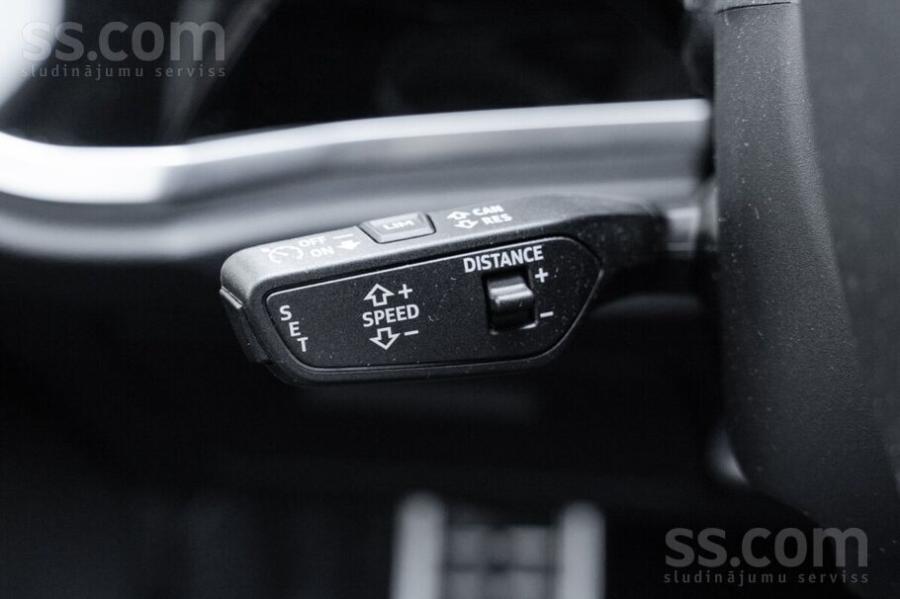 Pelēks Audi Q3 2024 Rīga, ar dzinēja tilpumu 2.00 L un nobraukumu 24 tūkst. km par 39900 €, foto 17 vietnē AUTOMOTO.COM.LV