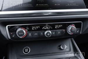Pelēks Audi Q3 2024 Rīga, ar dzinēja tilpumu 2.00 L un nobraukumu 24 tūkst. km par 39900 €, foto 24 vietnē AUTOMOTO.COM.LV