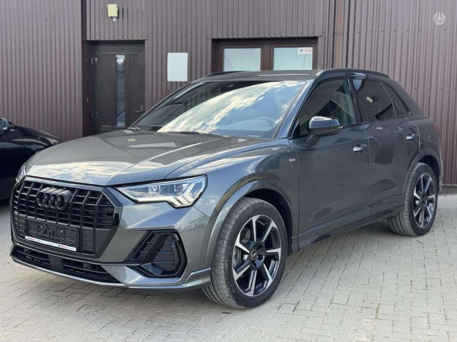 Pelēks Audi Q3 2025 Telšiai, ar dzinēja tilpumu 1.97 L un nobraukumu 0 tūkst. km par 36000 €, foto 1 vietnē AUTOMOTO.COM.LV