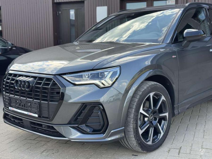 Pelēks Audi Q3 2025 Telšiai, ar dzinēja tilpumu 1.97 L un nobraukumu 0 tūkst. km par 36000 €, foto 3 vietnē AUTOMOTO.COM.LV