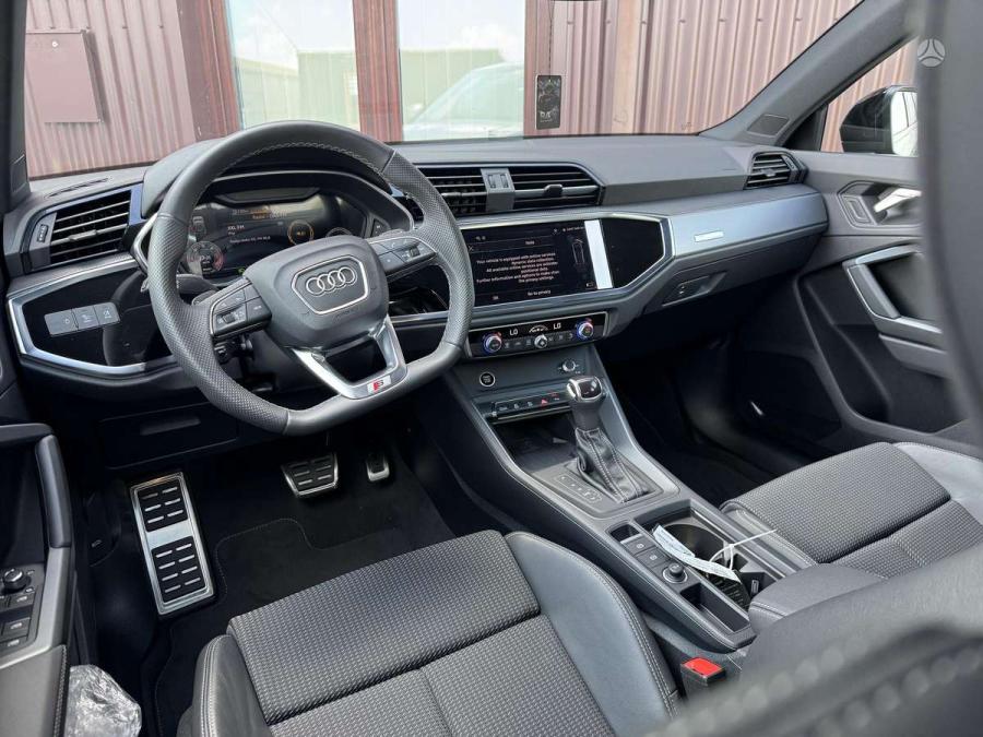 Pelēks Audi Q3 2025 Telšiai, ar dzinēja tilpumu 1.97 L un nobraukumu 0 tūkst. km par 36000 €, foto 18 vietnē AUTOMOTO.COM.LV