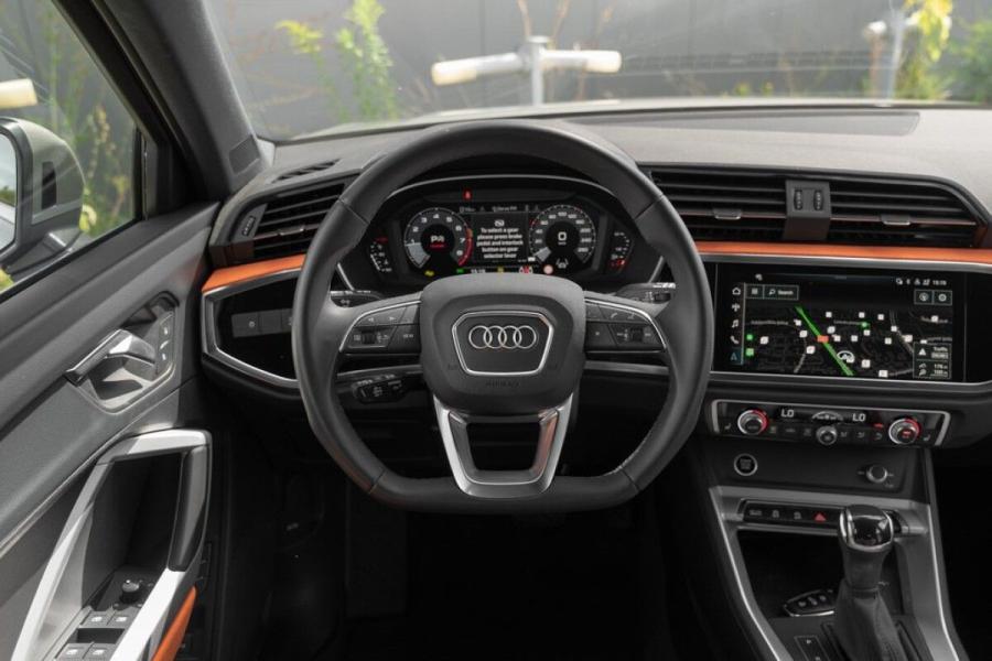 Grey Audi Q3 2025 in Vilnius, with an engine capacity of 2.00 L and mileage of 18 thousand km for 39650 €, photo 21 on AUTOMOTO.COM.LV