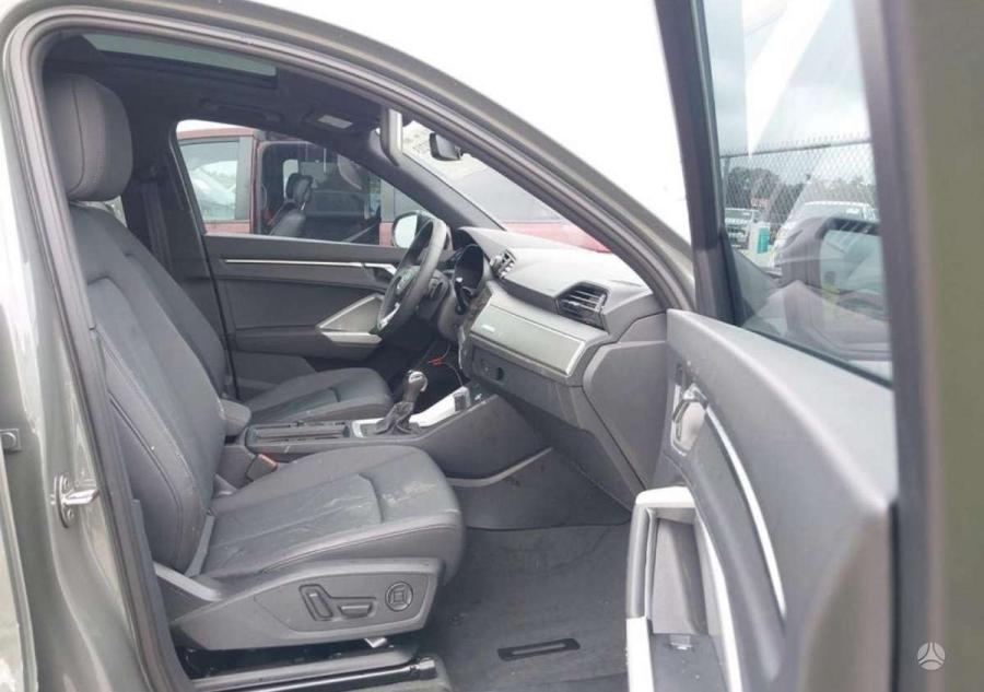 Pelēks Audi Q3 2025 Kauņa, ar dzinēja tilpumu 1.98 L un nobraukumu 16 tūkst. km par 17500 €, foto 5 vietnē AUTOMOTO.COM.LV