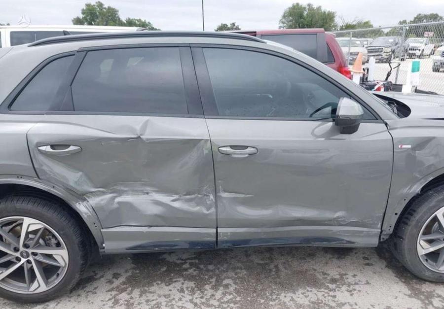 Pelēks Audi Q3 2025 Kauņa, ar dzinēja tilpumu 1.98 L un nobraukumu 16 tūkst. km par 17500 €, foto 11 vietnē AUTOMOTO.COM.LV