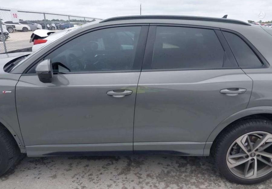 Pelēks Audi Q3 2025 Kauņa, ar dzinēja tilpumu 1.98 L un nobraukumu 16 tūkst. km par 17500 €, foto 12 vietnē AUTOMOTO.COM.LV