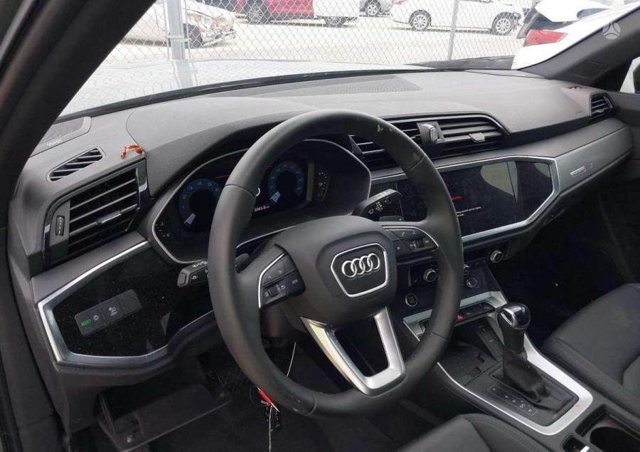 Pelēks Audi Q3 2025 Kauņa, ar dzinēja tilpumu 1.98 L un nobraukumu 16 tūkst. km par 17500 €, foto 21 vietnē AUTOMOTO.COM.LV