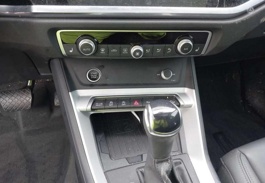 Pelēks Audi Q3 2025 Kauņa, ar dzinēja tilpumu 1.98 L un nobraukumu 16 tūkst. km par 17500 €, foto 23 vietnē AUTOMOTO.COM.LV