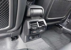 Pelēks Audi Q3 2025 Kauņa, ar dzinēja tilpumu 1.98 L un nobraukumu 16 tūkst. km par 17500 €, foto 24 vietnē AUTOMOTO.COM.LV