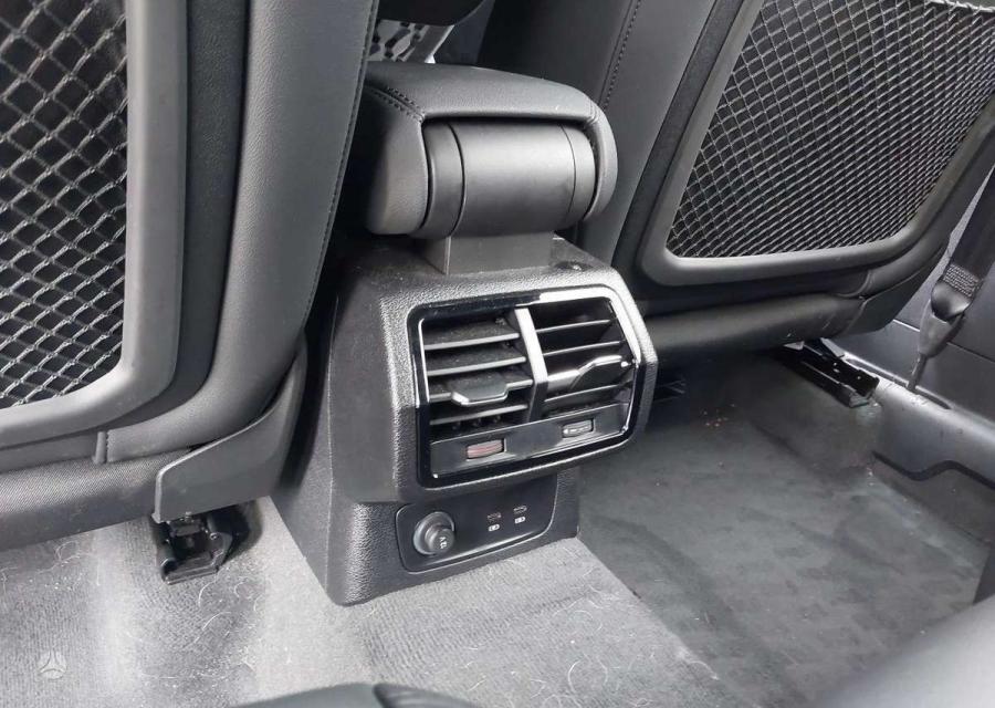 Pelēks Audi Q3 2025 Kauņa, ar dzinēja tilpumu 1.98 L un nobraukumu 16 tūkst. km par 17500 €, foto 24 vietnē AUTOMOTO.COM.LV