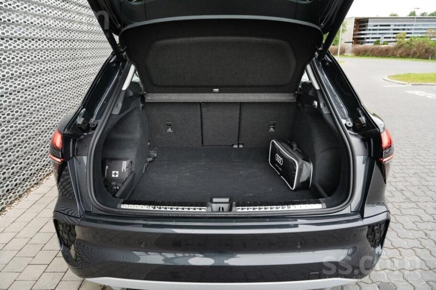 Pelēks Audi Q3 2026 Rīga, ar dzinēja tilpumu 1.50 L un nobraukumu 2 tūkst. km par 39700 €, foto 28 vietnē AUTOMOTO.COM.LV