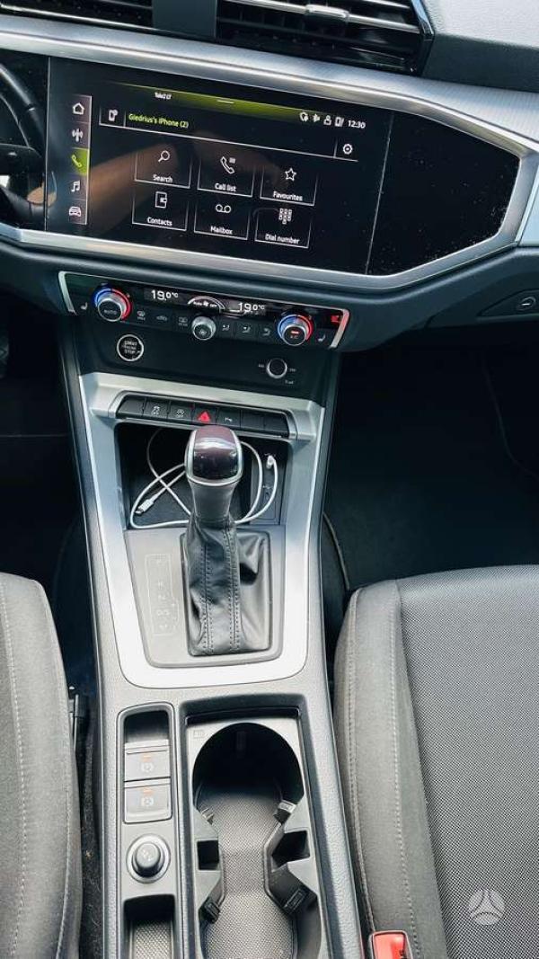 Grey Audi Q3 2023 in Kaunas, with an engine capacity of 1.50 L and mileage of 19 thousand km for 28750 €, photo 8 on AUTOMOTO.COM.LV