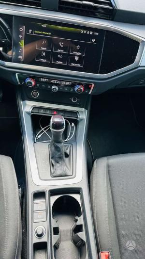 Pelēks Audi Q3 2023 Kauņa, ar dzinēja tilpumu 1.50 L un nobraukumu 19 tūkst. km par 28750 €, foto 9 vietnē AUTOMOTO.COM.LV