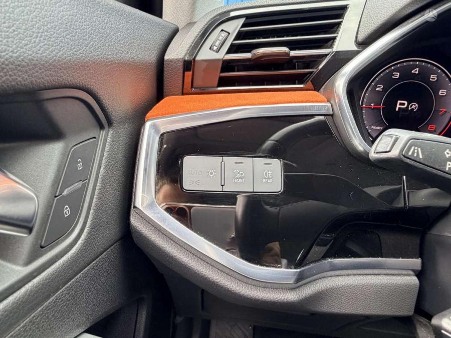 Oranžs Audi Q3 2019 Kauņa, ar dzinēja tilpumu 1.50 L un nobraukumu 124 tūkst. km par 21300 €, foto 24 vietnē AUTOMOTO.COM.LV