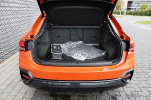 Orange Audi Q3 2023 in Marupe, with an engine capacity of 1.50 L and mileage of 70 thousand km for 27900 €, photo 27 on AUTOMOTO.COM.LV