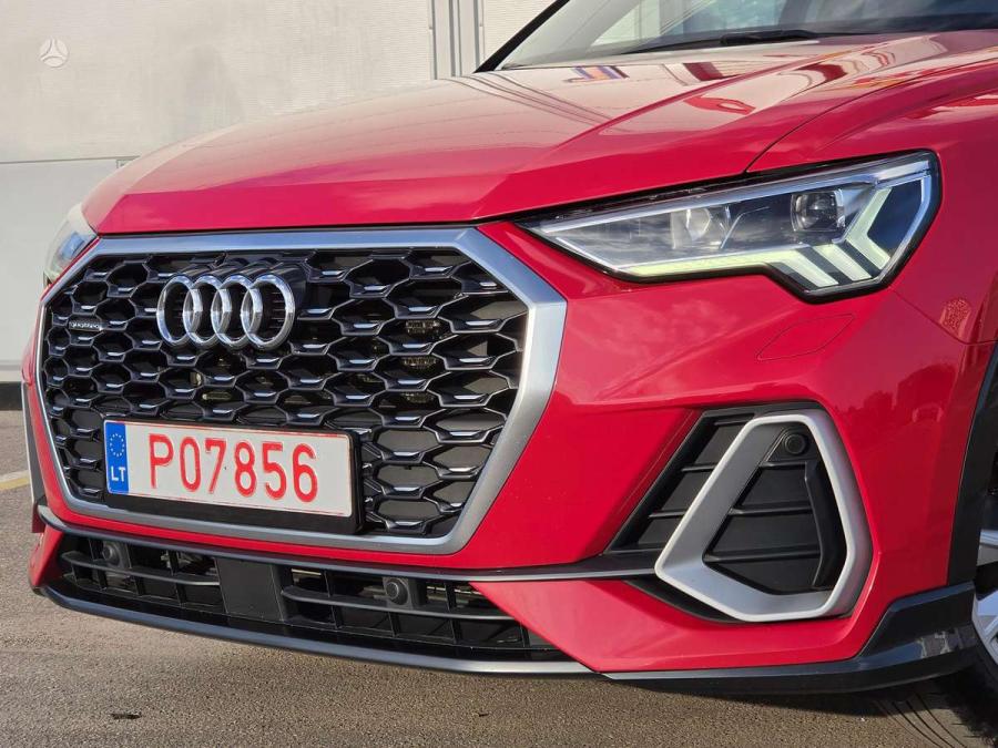 Red Audi Q3 2020 in Jonava, with an engine capacity of 2.00 L and mileage of 238 thousand km for 21500 €, photo 13 on AUTOMOTO.COM.LV