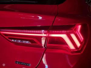 Red Audi Q3 2020 in Jonava, with an engine capacity of 2.00 L and mileage of 238 thousand km for 21500 €, photo 18 on AUTOMOTO.COM.LV