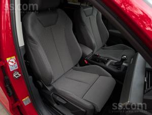 Sarkans Audi Q3 2023 Jūrmala, ar dzinēja tilpumu 2.00 L un nobraukumu 39 tūkst. km par 32990 €, foto 23 vietnē AUTOMOTO.COM.LV
