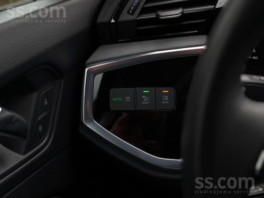 Sarkans Audi Q3 2023 Jūrmala, ar dzinēja tilpumu 2.00 L un nobraukumu 39 tūkst. km par 32990 €, foto 32 vietnē AUTOMOTO.COM.LV