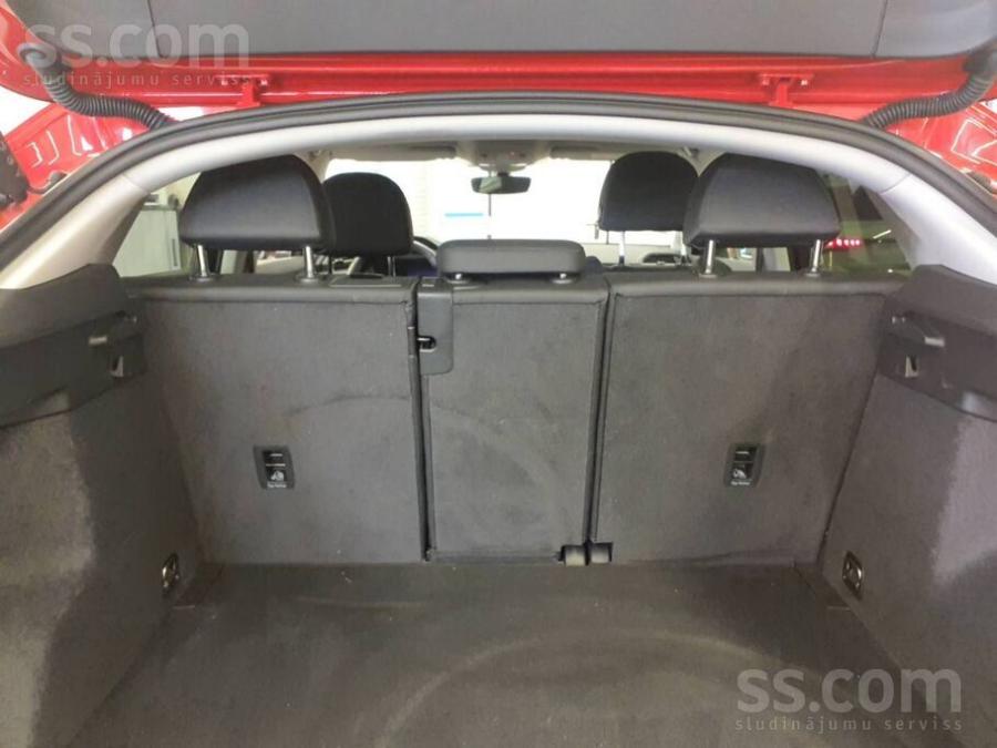 Sarkans Audi Q3 2025 Rīga, ar dzinēja tilpumu 1.50 L un nobraukumu 19 tūkst. km par 37900 €, foto 14 vietnē AUTOMOTO.COM.LV