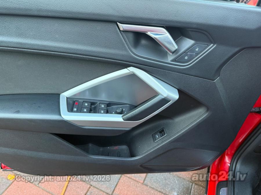 Red Audi Q3 2019 in Tallinn, with an engine capacity of 2.00 L and mileage of 52 thousand km for 26900 €, photo 15 on AUTOMOTO.COM.LV
