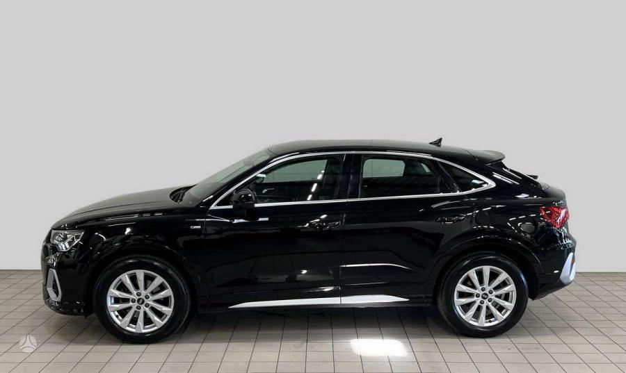 Melns Audi Q3 Sportback 2021 Kauņa, ar dzinēja tilpumu 1.50 L un nobraukumu 110 tūkst. km par 24500 €, foto 3 vietnē AUTOMOTO.COM.LV