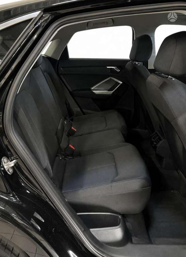 Melns Audi Q3 Sportback 2021 Kauņa, ar dzinēja tilpumu 1.50 L un nobraukumu 110 tūkst. km par 24500 €, foto 6 vietnē AUTOMOTO.COM.LV